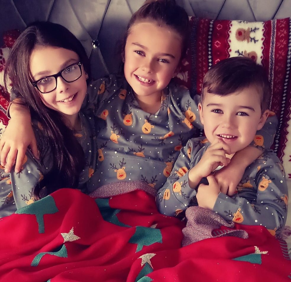 6 top tips to create festive traditions for your younger siblings ...
