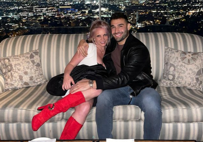 Britney Spears shares sweet photos from trip to Maui with Sam Asghari ...