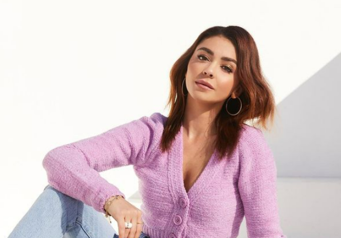 Modern Family’s Sarah Hyland shares stunning engagement photoshoot ...