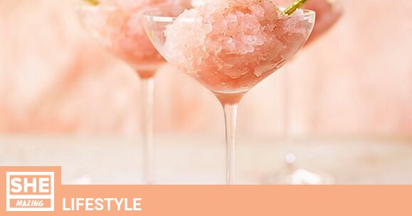 How to make the perfect frosé cocktail for this warm weather. | SHEmazing!