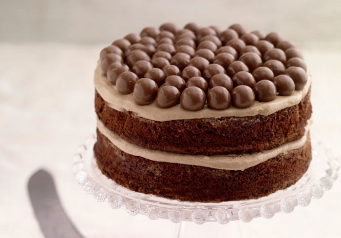 Recipe: How to make this super simple chocolate Malteser cake | SHEmazing!