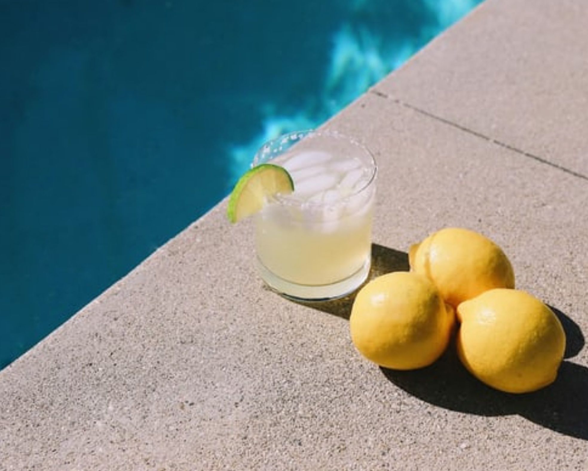 Say goodbye to Dry January with this fresh lemon cocktail! | SHEmazing!