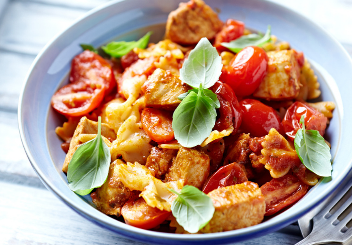 Midweek Meal: Easy herby chicken, tomato and pasta bake | SHEmazing!